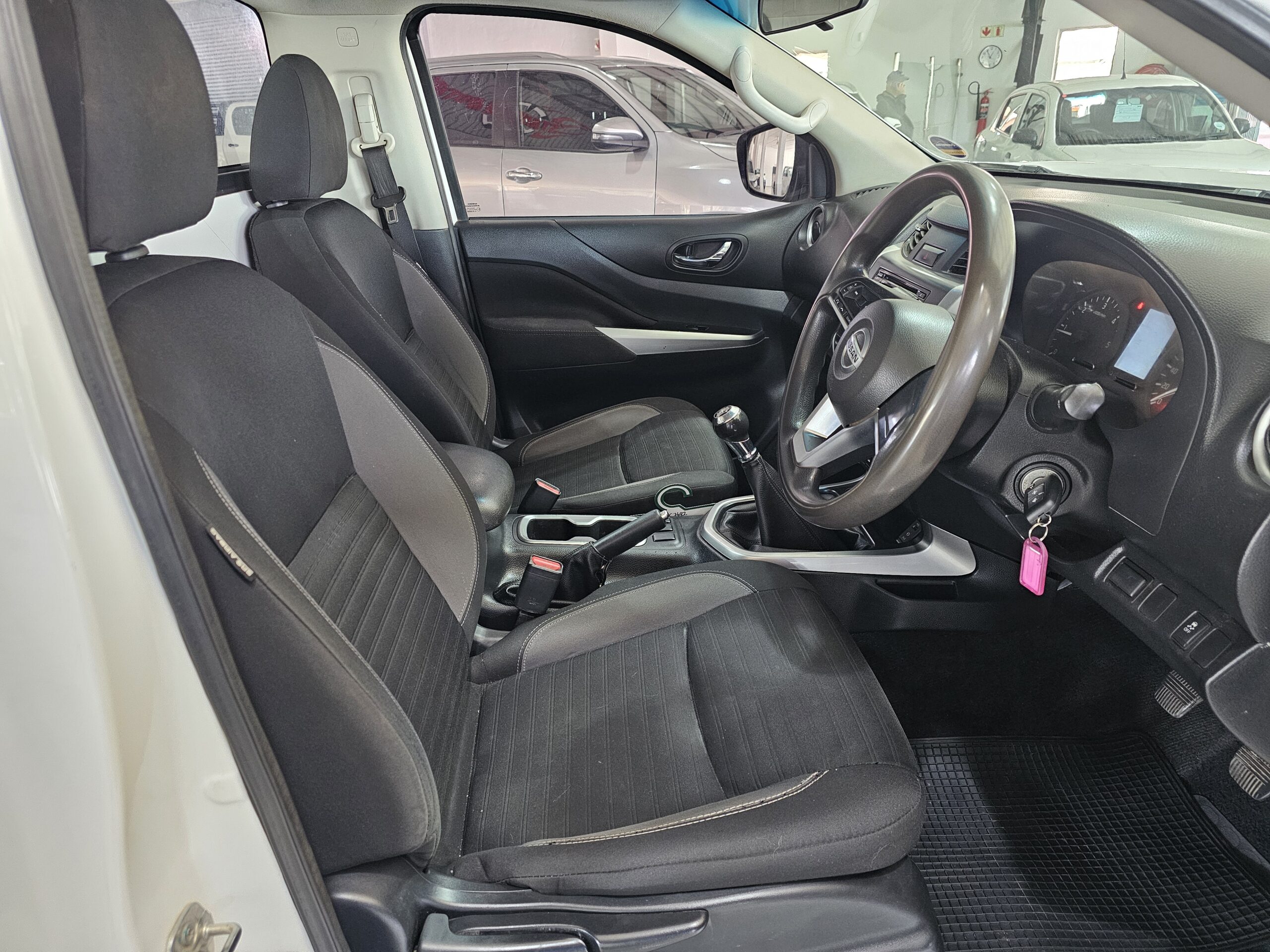 2021 Nissan Navara 2.5 DDTi SE 4x4 S/C - Stander Motors